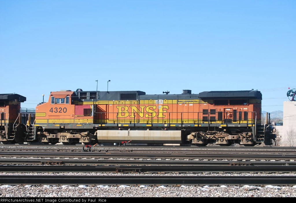 BNSF 4320